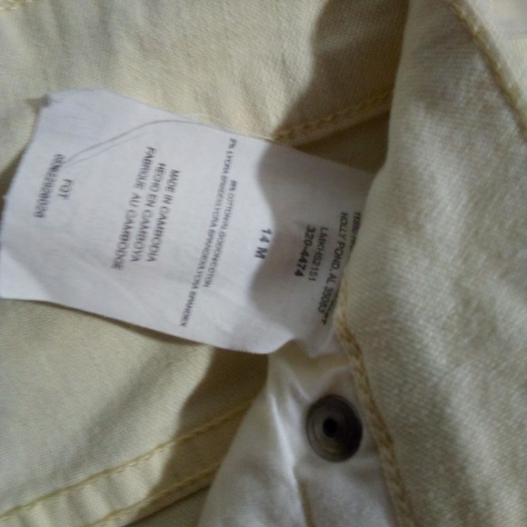 Lee | Jeans | Lee Yellow Denim Capris 4 M | Poshmark